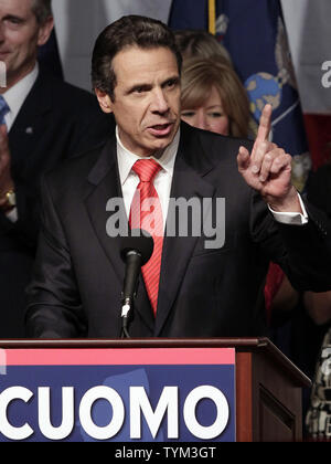 Andrew Cuomo speaks during a Democratic mayoral primary debate ...