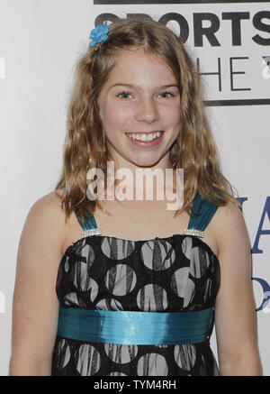 Jessica Aney arrives on the red carpet at the 2010 Sports Illustrated ...