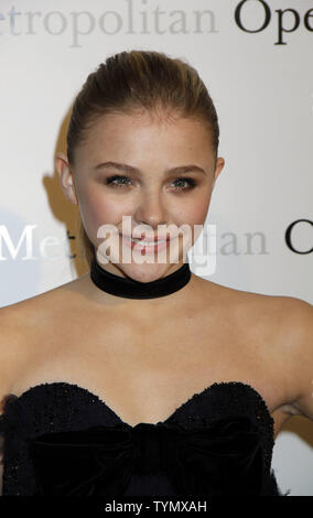 Chloe Moretz Metropolitan Opera's premiere of 'Jules Massenet's Manon ...
