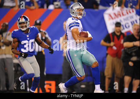 Dallas Cowboys wide receiver Miles Austin (19) warms up prior to the ...