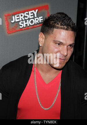 Ronnie Ortiz-Magro Jersey Shore star guest hosts Chippendales at The ...