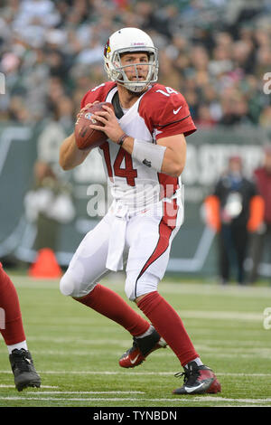 Arizona Cardinals' Ryan Lindley (14) looks to throw a pass during team ...