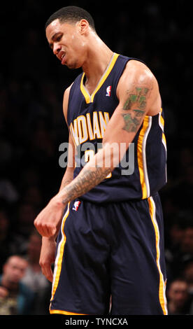 Indiana Pacers' Gerald Green (25) goes to the basket during the second ...