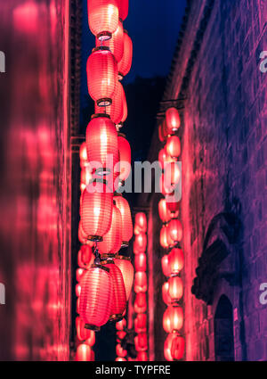 Night view of Jinli red lantern in Chengdu Stock Photo - Alamy