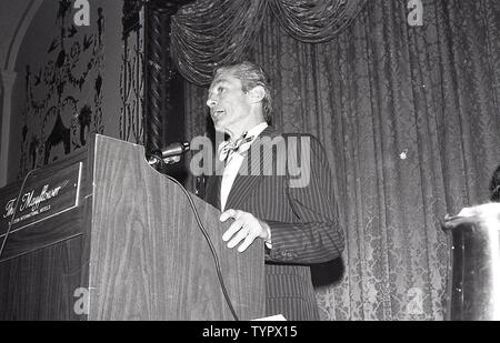 FEB 7,8,9 - 78; MAN GIVING A SPEECH Stock Photo - Alamy