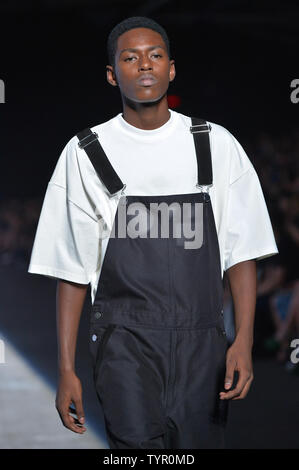 Binx Walton walks on the runway during the Michael Kors Fashion Show at ...