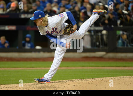 Kansas City Royals pitcher Noah Cameron delivers to a Houston Astros ...