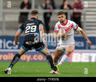 ST HELENS, ENGLAND - JUNE 29: Kyle Feldt of St Helens looking to get ...