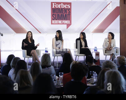Rosa Gumataotao Rios, Treasurer of the United States, speaks at the ...