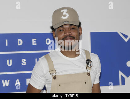 Chance the Rapper arrives at the MTV Video Music Awards on Sunday, Sept ...