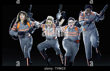 GHOSTBUSTERS, from left: Melissa McCarthy, Kristen Wiig, Kate McKinnon ...