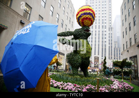 Jesus in topiary Stock Photo - Alamy