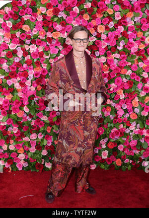 Hamish Bowles arrives at the 72nd annual Tony Awards at Radio City ...