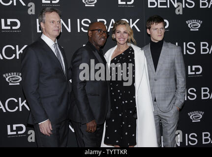 Courtney B Vance and Peter Hedges arrive on the red carpet at the 'Ben ...