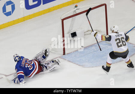 Vegas Golden Knights' Alex Tuch (89) on the ice during the second ...