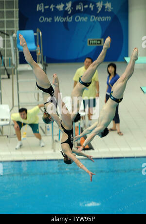 Australian 10 meter synchronized divers Melissa Wu and Briony Cole, and ...