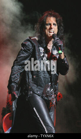 Rocker Alice Cooper performs at Olympia Hall in Paris, France on July ...