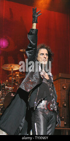 Rocker Alice Cooper performs at Olympia Hall in Paris, France on July ...