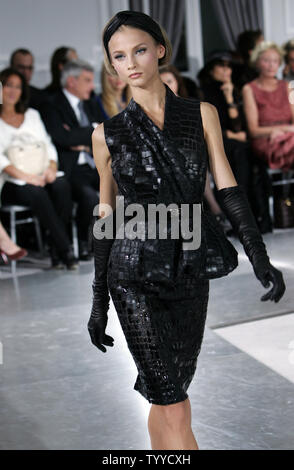 Christian Dior's Spring Fashion Show, 1948 Stock Photo - Alamy