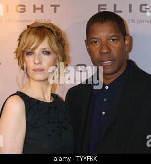 Kelly Reilly (L) and Denzel Washington arrive at the French premiere of ...