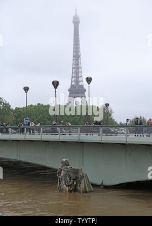 The statue of the Zouave over the Seine river in Paris (France Stock ...