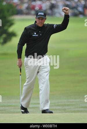 Phil Mickelson celebrates after a birdie on the 11th hole during the ...