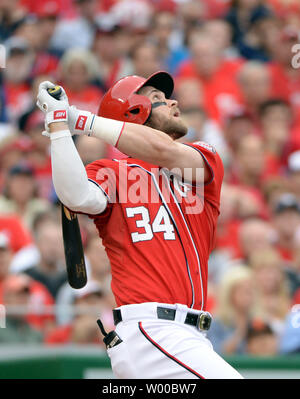 Washington Nationals left fielder Bryce Harper (34) rounds the bases ...