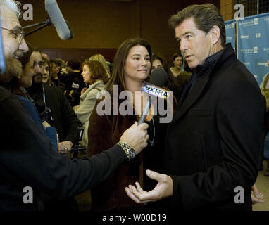SUSAN SARANDON, PIERCE BROSNAN, THE GREATEST, 2009 Stock Photo - Alamy