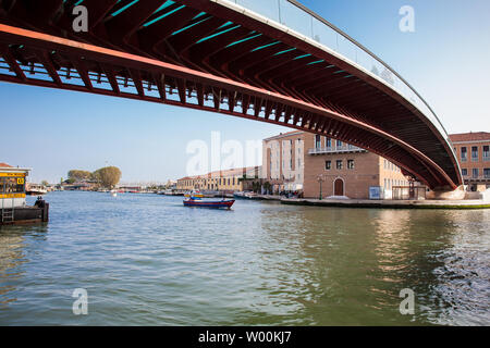 VENICE, ITALY - APRIL, 2018: Constitution Bridge over the Grand Canal ...