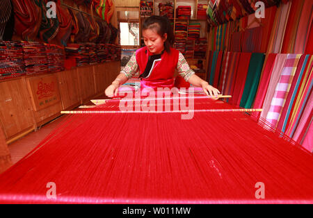 Ancient Chinese loom Stock Photo - Alamy