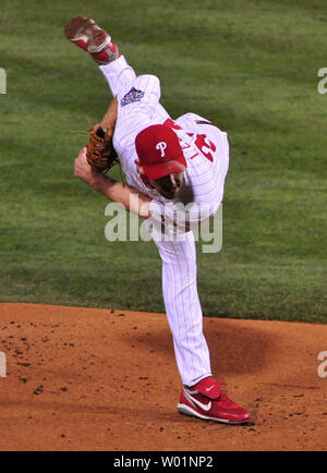 Philadelphia Phillies starting pitcher Cliff Lee delivers during their ...