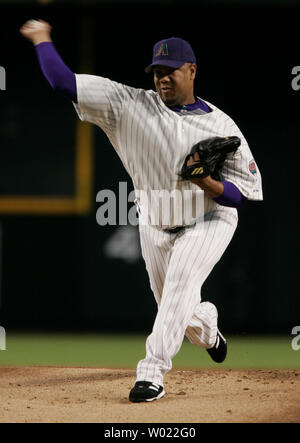Los Angeles Dodgers pitcher Livan Reinoso (27) delivers a pitch during ...