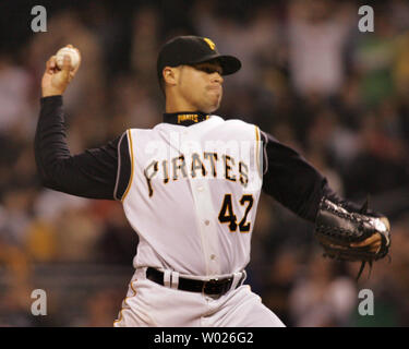 Pittsburgh Pirates pitcher Ian Snell throws against the Houston Astros ...