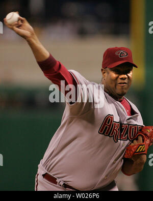 Arizona Diamondbacks' Livan Hernandez pitches against the Los Angeles ...