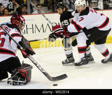 New Jersey Devils goalie Scott Wedgewood (31) plays in an NHL hockey ...