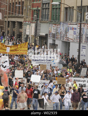 "The People's March to the G20" makes it's way peacefully through the ...
