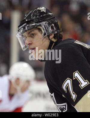 Pittsburgh Penguins' Evgeni Malkin (71) skates during the first period ...