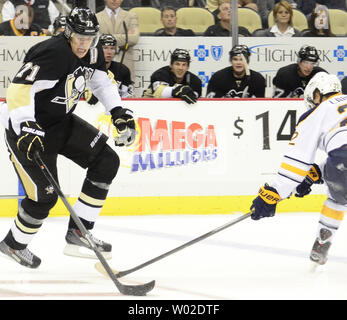 Pittsburgh Penguins' Evgeni Malkin plays during an NHL hockey game ...