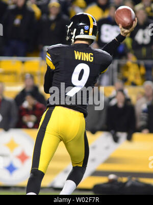 Pittsburgh Steelers punter Brad Wing (3) stands on the sidelines prior ...