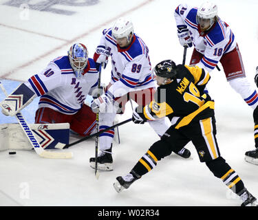 New York Rangers goaltender Alexandar Georgiev (40) warms up before an ...
