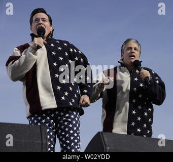 Comedy Central comedians Jon Stewart (R) and Stephen Colbert (L ...