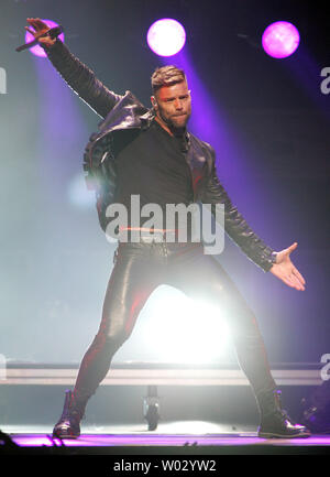 Ricky Martin performs in concert during the "Christmas By Starlite ...