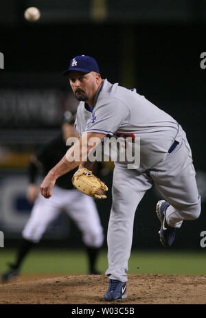 Los Angeles Dodgers' David Wells works against the San Francisco Giants ...