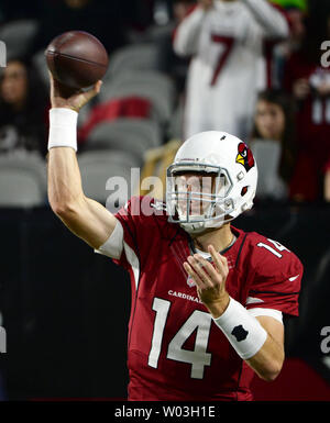 Arizona Cardinals' Ryan Lindley throws a pass during NFL football ...