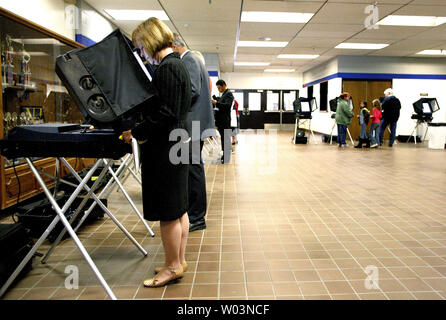 U.S. Senate Candidate for Nevada Republican Sharron Angle thanks her ...