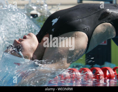The American team in the 4x100 m relay race. From the left: Jesse Owens ...