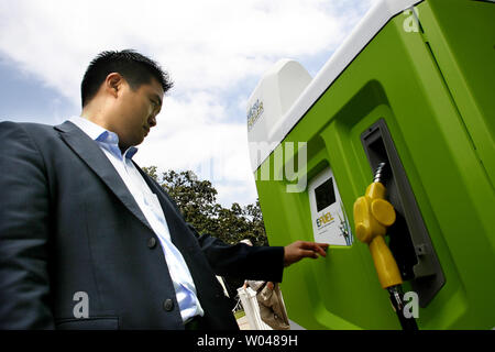 The E-fuel 100 MicroFuelerª, a portable micro-refinery fuel system for ...