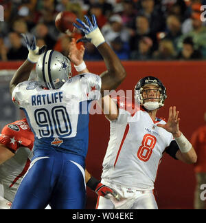 Dallas Cowboys defensive tackle Jay Toia (93) warms up before an NFL ...