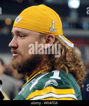 Long-haired Pittsburgh Steelers guard Chris Kemoeatu participates in ...