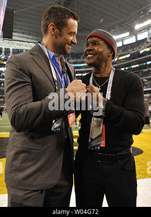 Actor Hugh Jackman (L), Sugar Ray Leonard, and son Daniel pose for ...